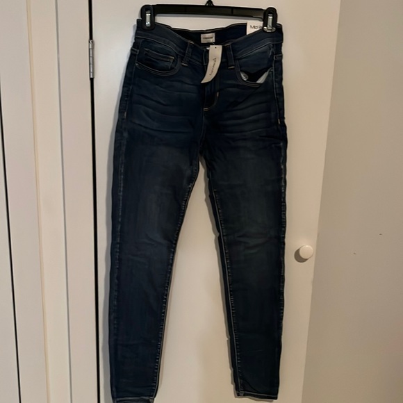 Sneak Peek | Jeans | Nwt Sneak Peak Francescas Mid Rise Skinny Jeans ...